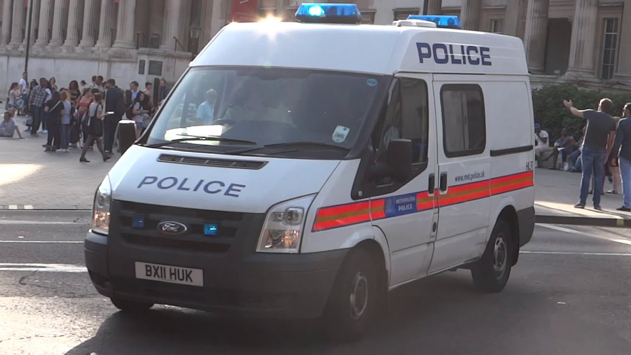 Metropolitan Police - x2 Old Ford Transit Station Vans On An Emergency ...