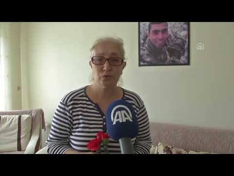 Oğlunun en sevdiği yemeği silah arkadaşları için yaptı