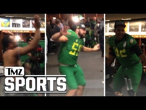 Oregon Ducks Locker Room Dance Party After Destroying FSU | TMZ Sports