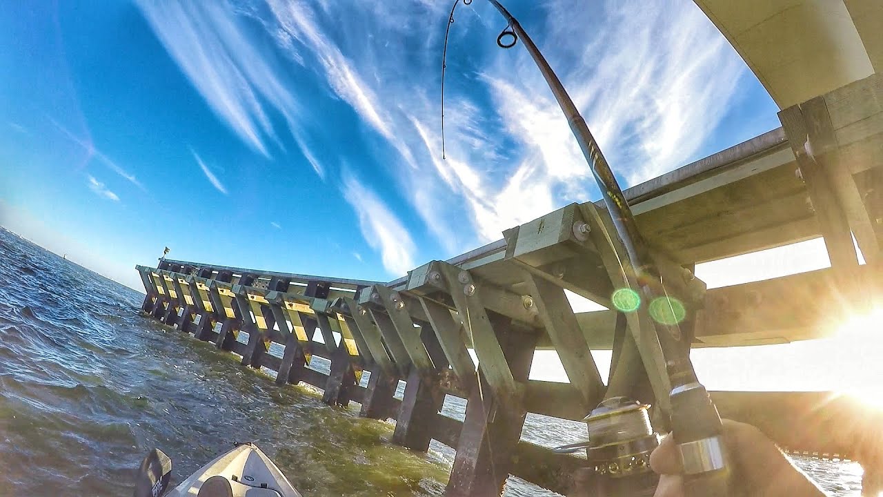 Catching Fish in Heavy Currents (Bridge Jigging Tips) - YouTube