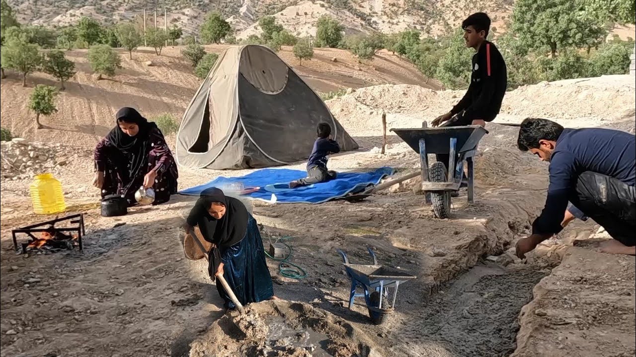 The life of Jalal and Farida in the mountains is difficult day by day ...