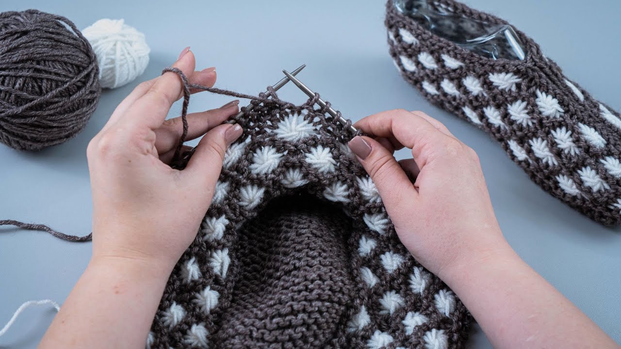 Slippers on 2 knitting needles out of leftover yarn - a beautiful and ...
