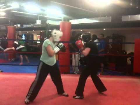 Melissa Kelly and Julie Ann Kelly sparring an easy round - YouTube
