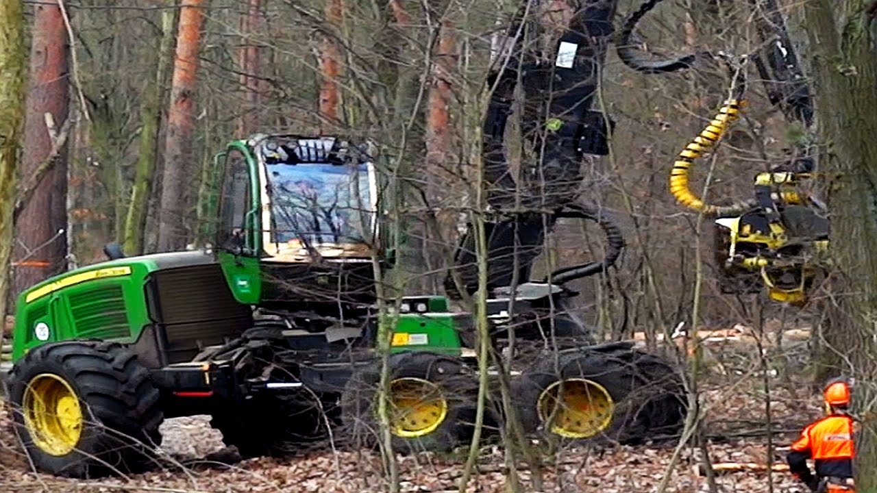 John Deere Harverster im Wald Einsatz - YouTube