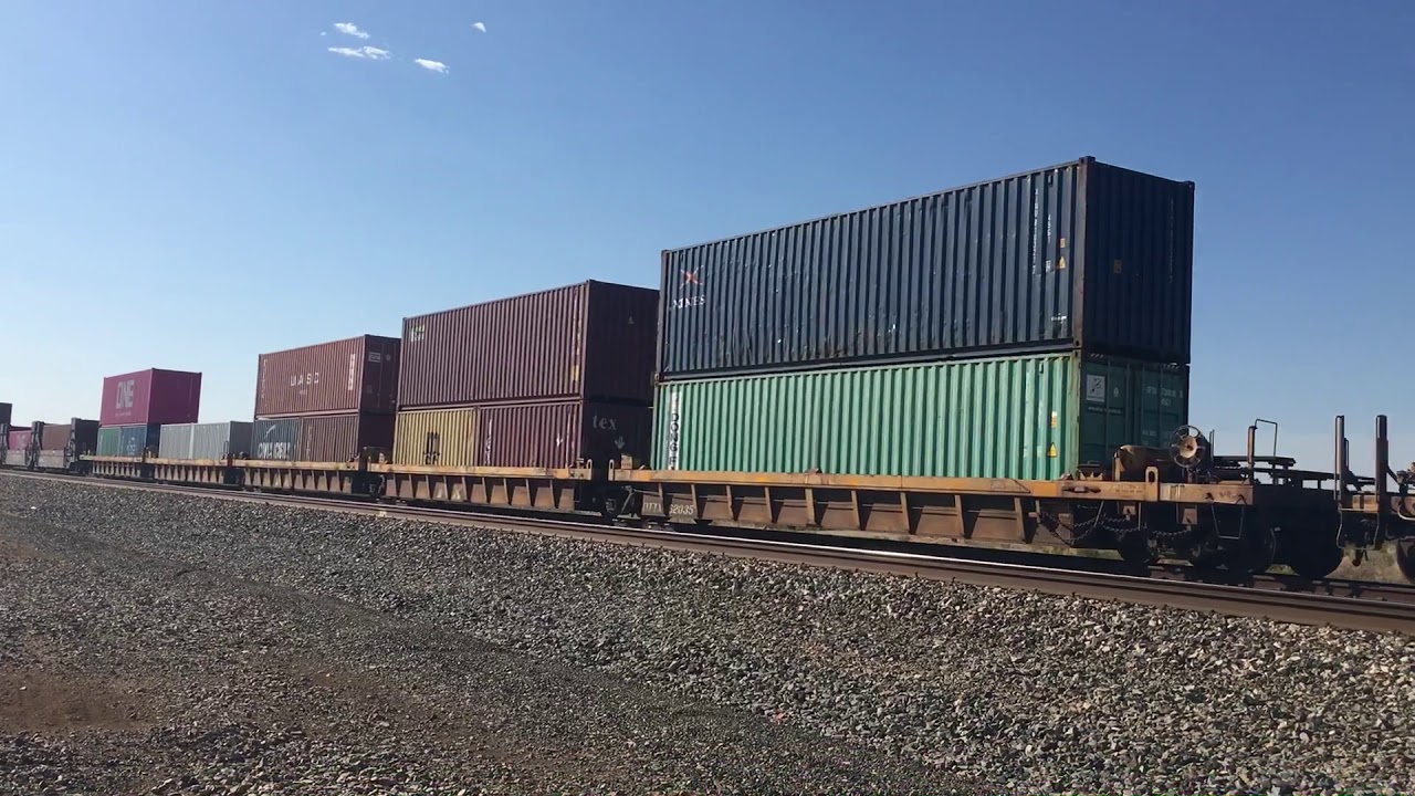 Up 7455 eastbound intermodal - YouTube