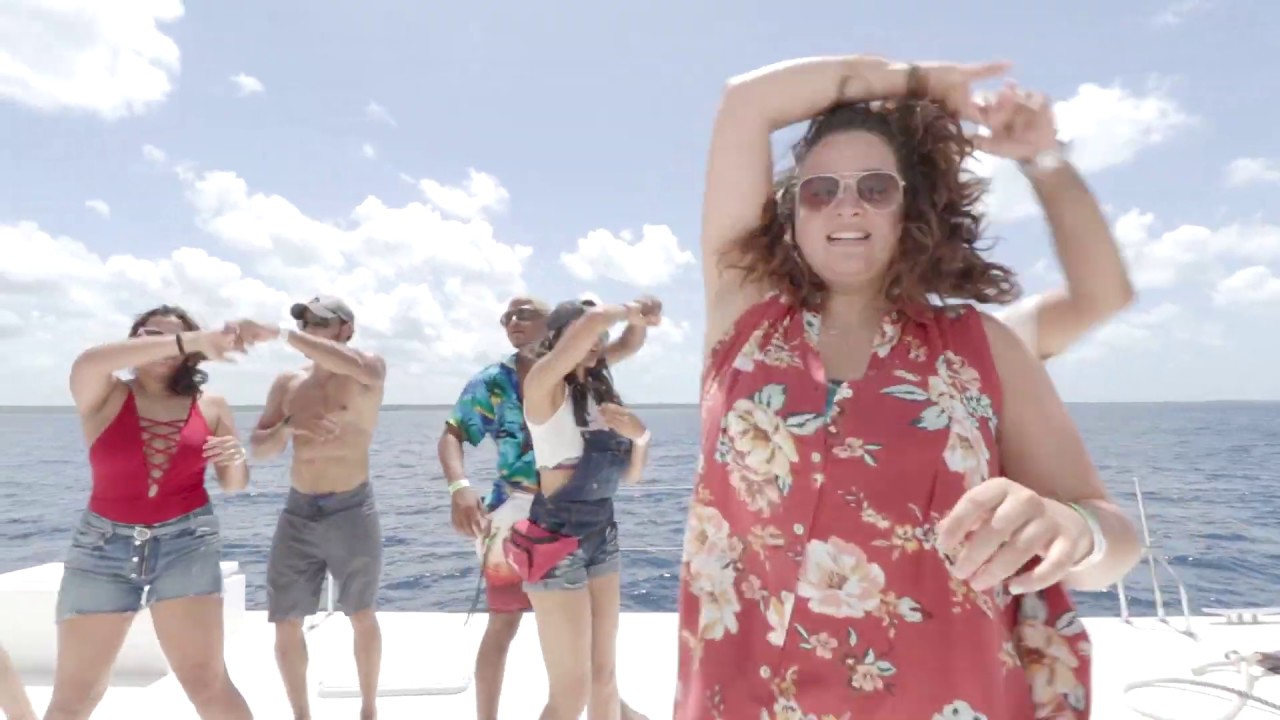 Salsa Party Boat 2019 Muevete Studio - YouTube