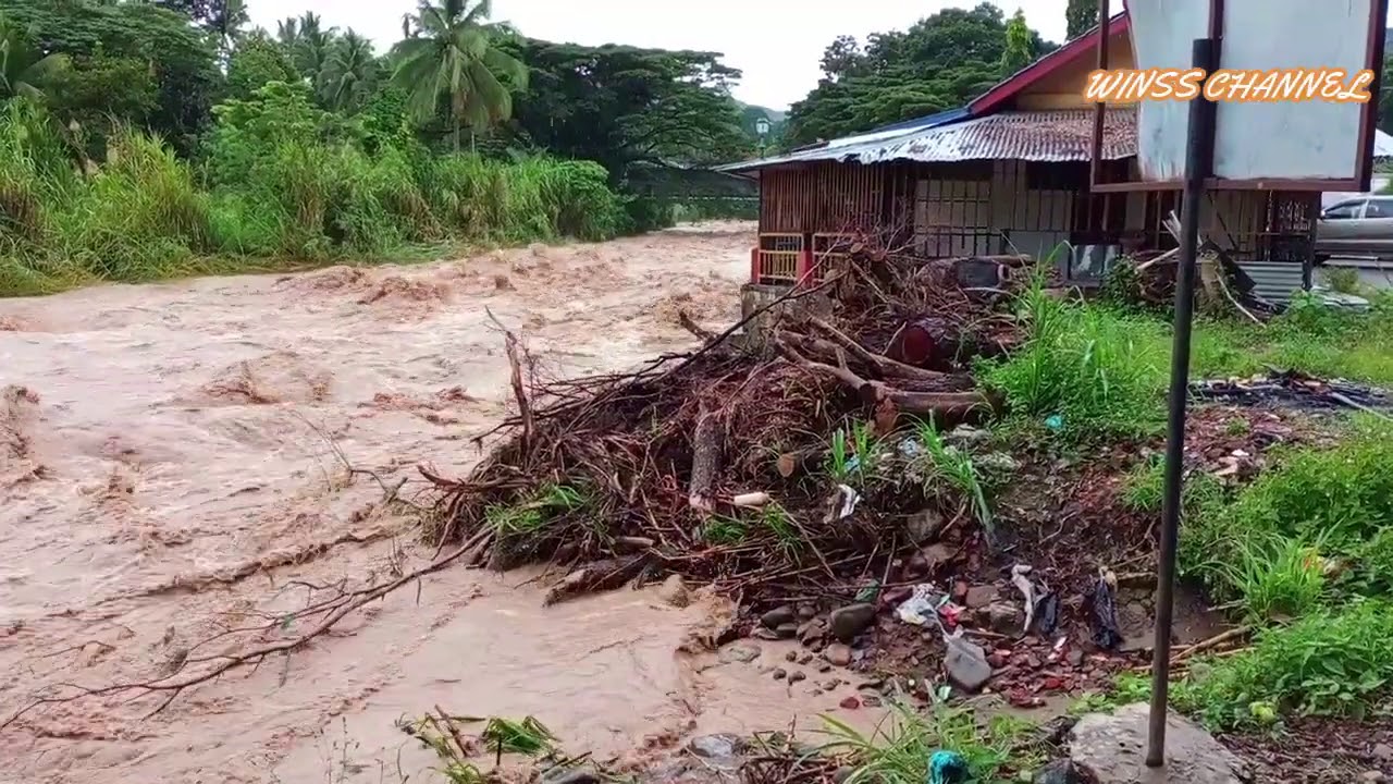 RANAU SABAH BANJIR.... sungai liwagu - YouTube
