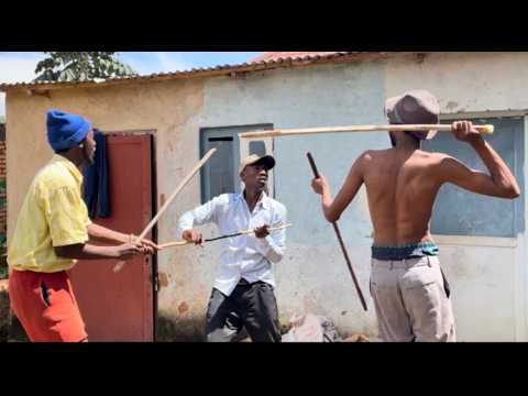 Kampire arateruwe Mbega musaza we masake wikirangu akubise merano na gasapo manzere mubugambanyi