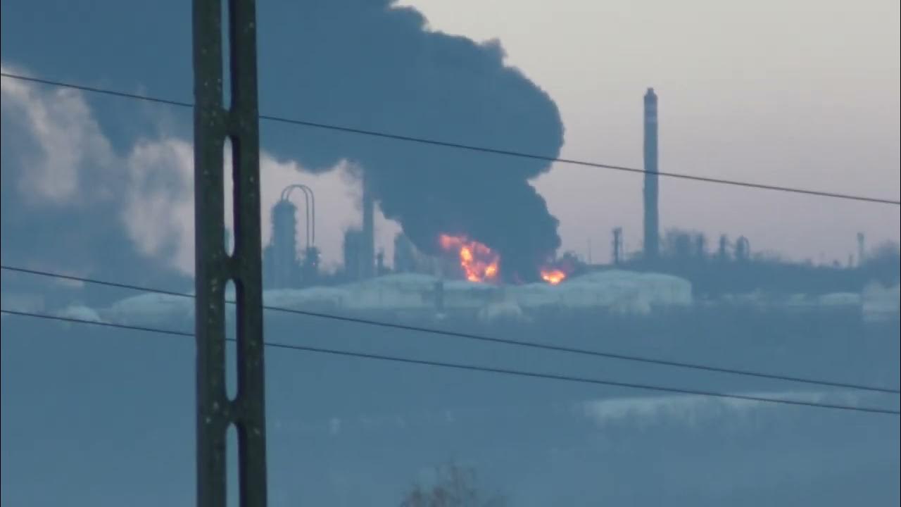 Égett a MOL 2023.12.12-én. Tűz volt a százhalombattai MOL DUFI területén. - YouTube