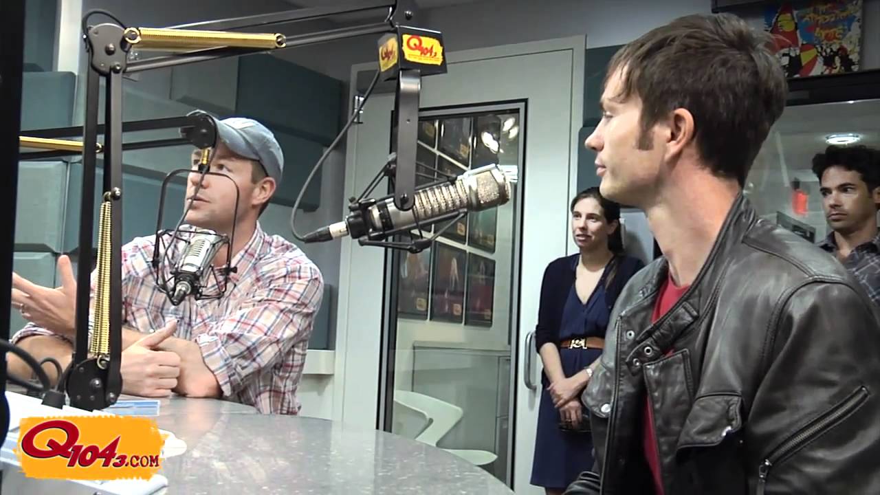 Q 104.3 - Ed Burns and PT Walkley on Out of the Box - YouTube