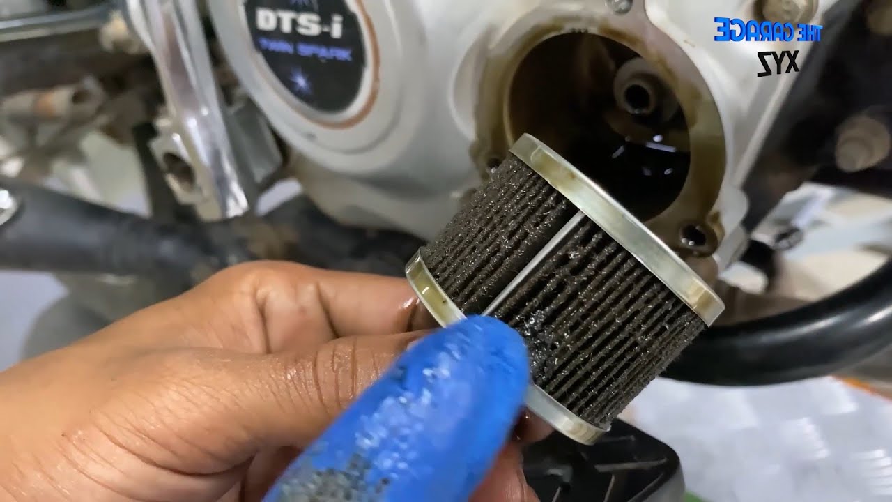 Oil and Oil Filter Replacement in Two Wheeler | Replacing of Oil and ...