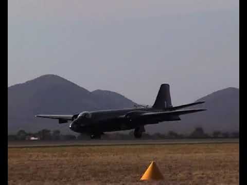 English Electric Canberra Bomber - YouTube