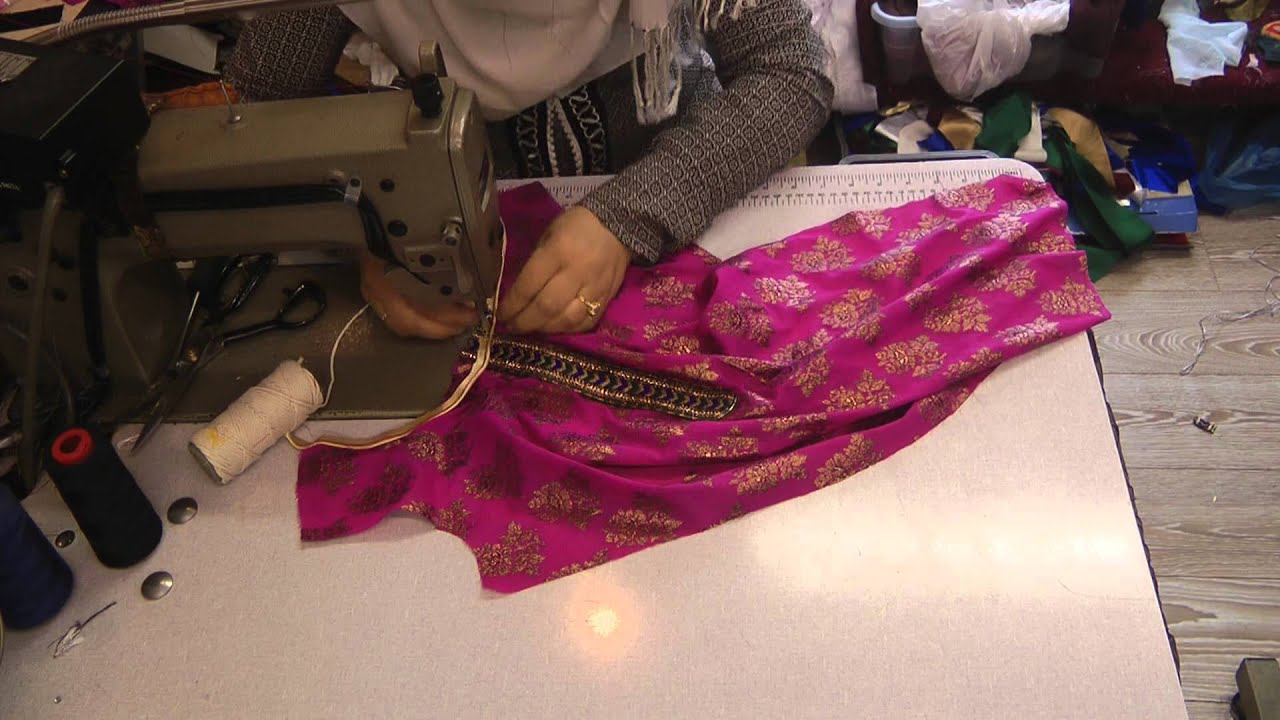 piping neckline - YouTube