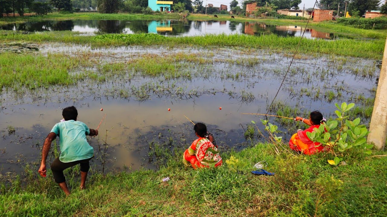 Fishing Video😱|| The skilled boy & lady got scared while fishing in the ...