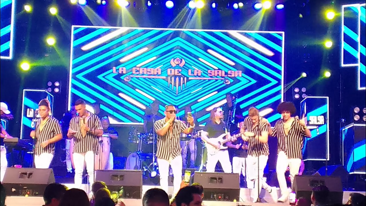 A conquistar en la casa de la salsa 🕺🏻💃🏻 #viral @Hi.soy_Ashley #youtube ...