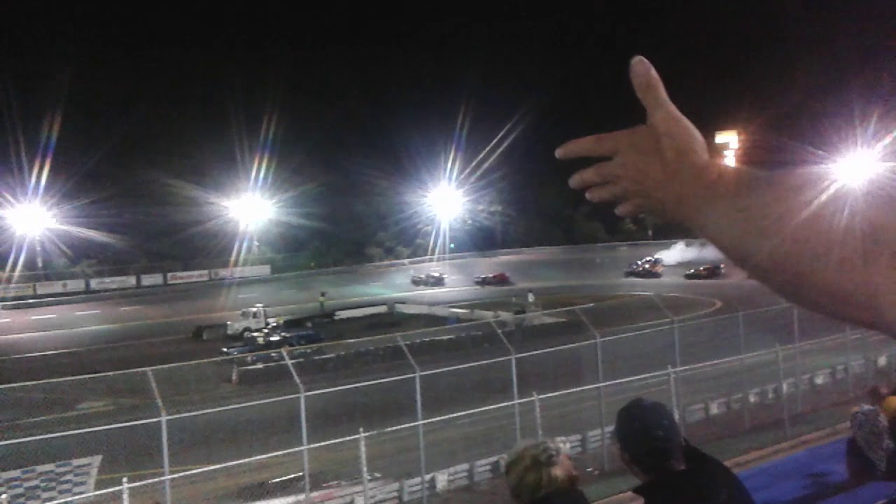 Wall Stadium Speedway final points race for the Asphalt Modified ...