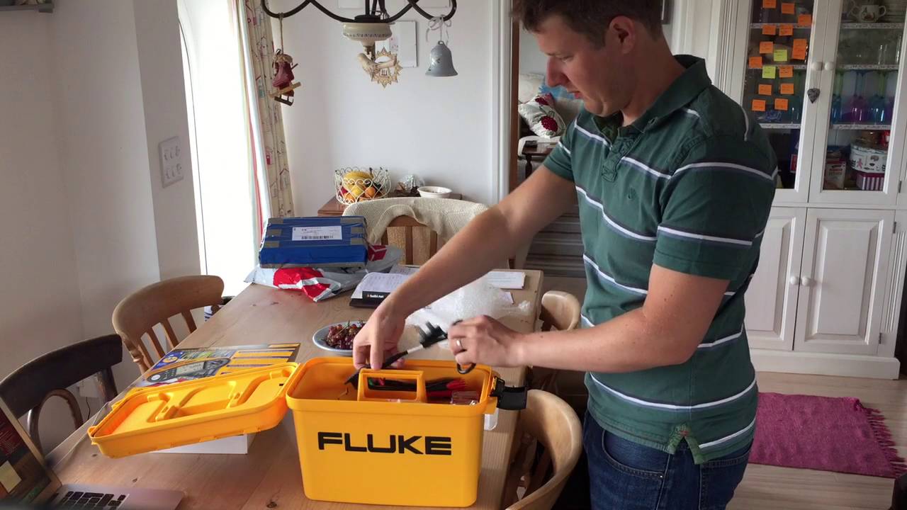 Fluke 1664FC Multi function electrical installation tester - unboxing ...