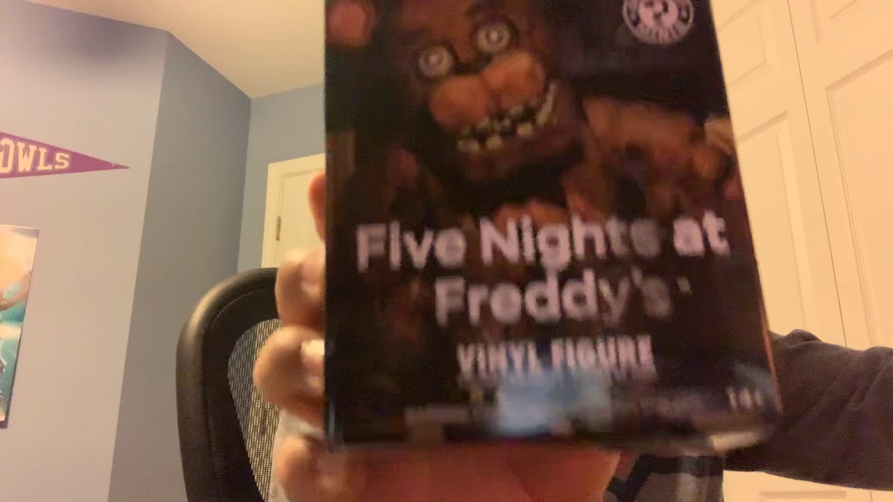 Opening more FNAF and opening a big Sonic box! - YouTube