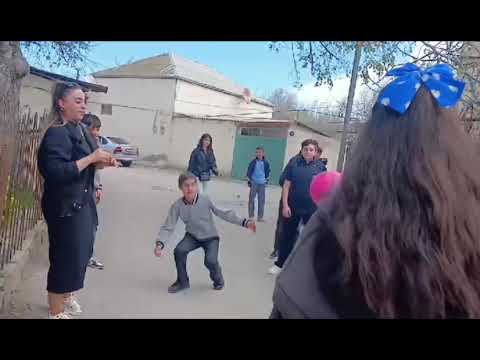 Anam məni çörək almağa göndərəndə mən... 😄– gedirəm, amma yolüstü oynamağı unutmuram.