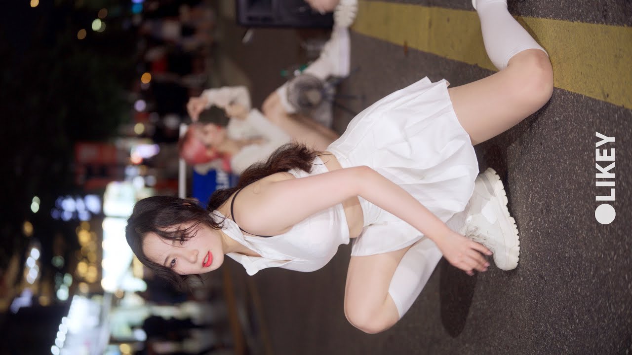 [8K120FPS] 정인 직캠 ‘Savage’ @라이키오리지널 220716 - YouTube