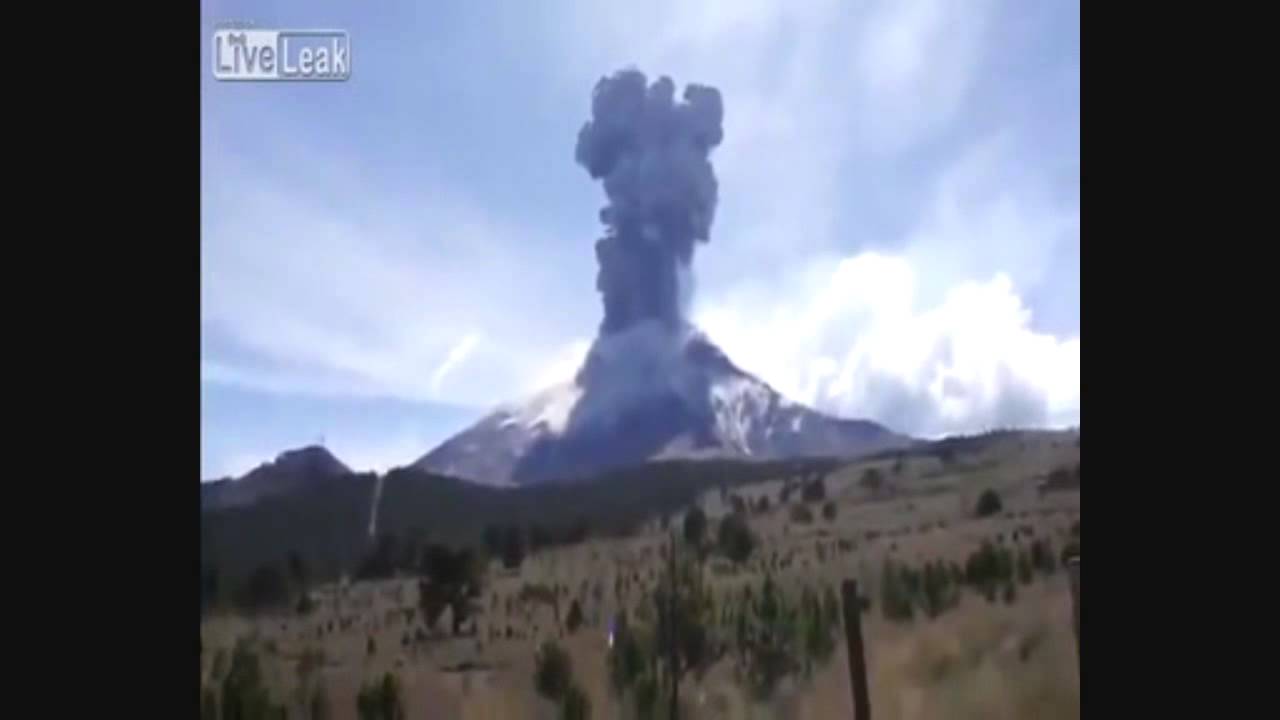 Mexico Volcano Loud Booms and Explosion - YouTube