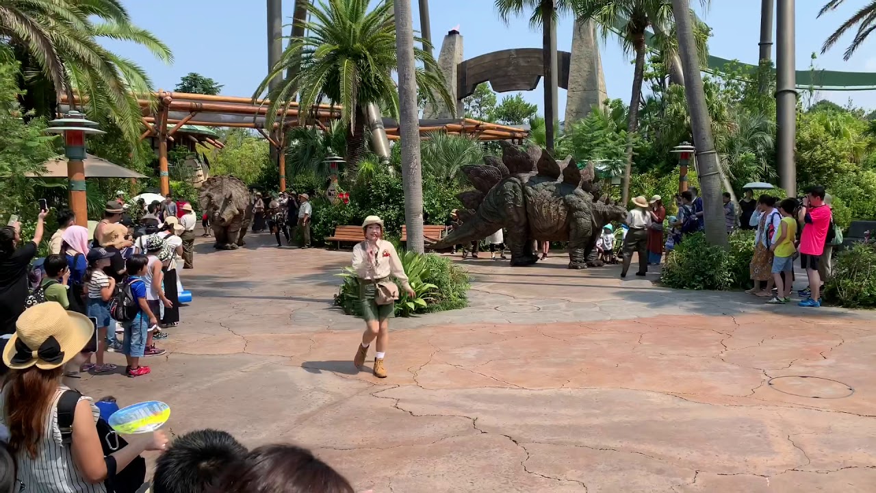 Universal Studios Japan Dinosaur Parade - USJ 恐竜パレード - YouTube