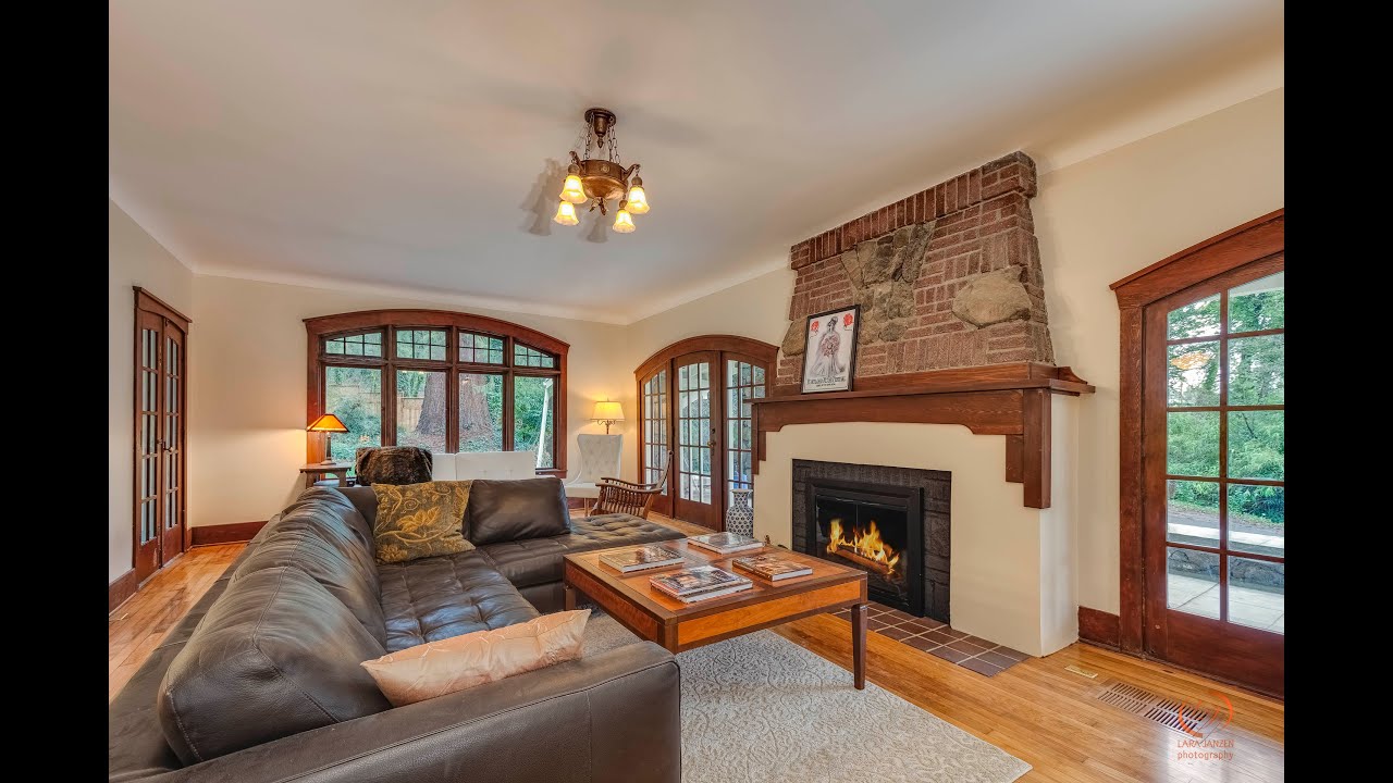 Small Beautiful Bungalow House Design Ideas: Emma Austin Bungalow