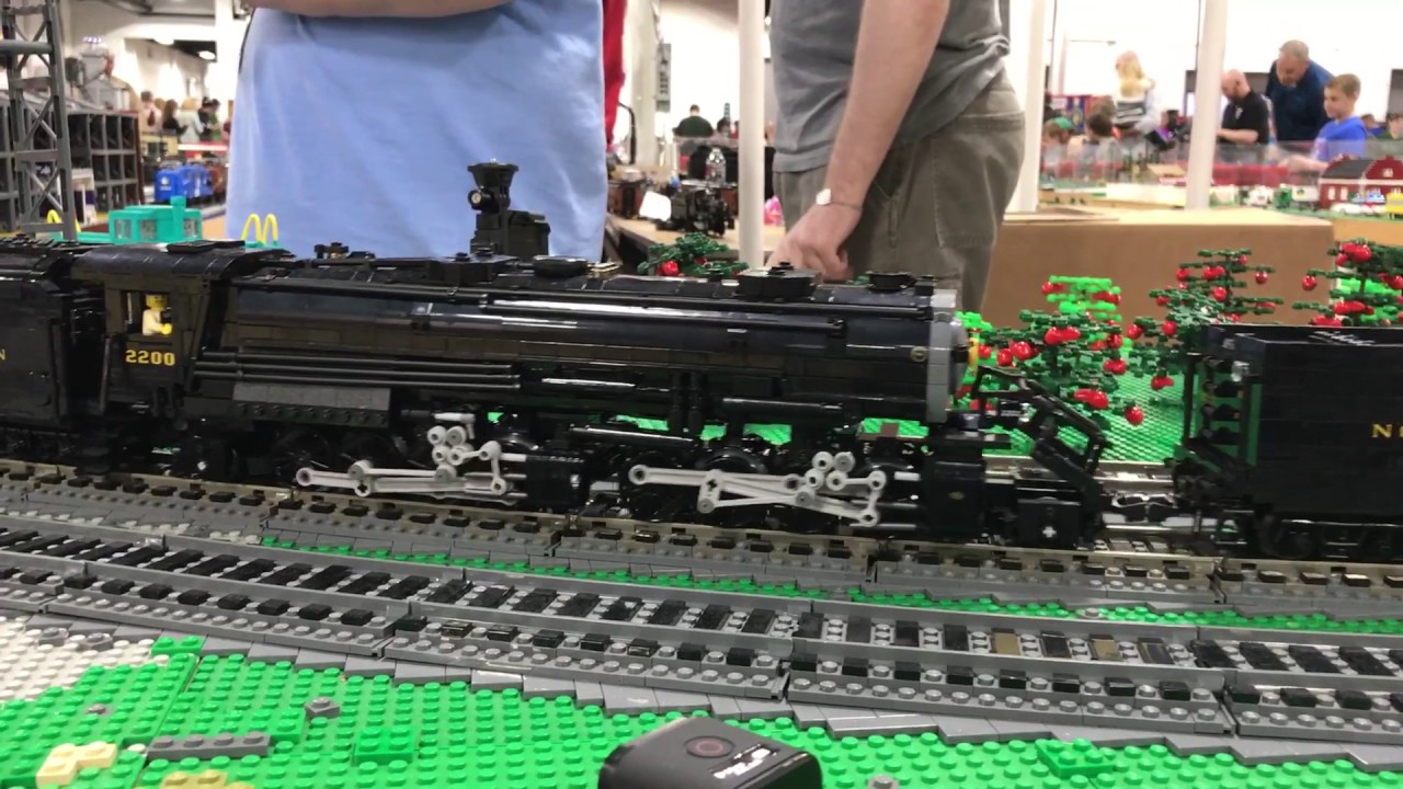 Long LEGO Train on PennLUG Layout at Philly Brick Fest 2017 - YouTube