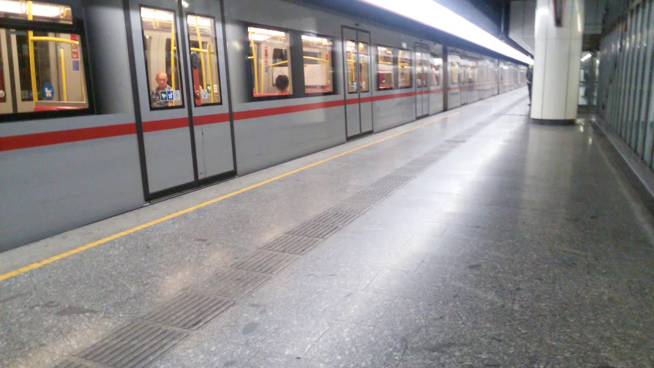 U-Bahn Linie U3 Typ V Hütteldorfer Straße in Wien - YouTube