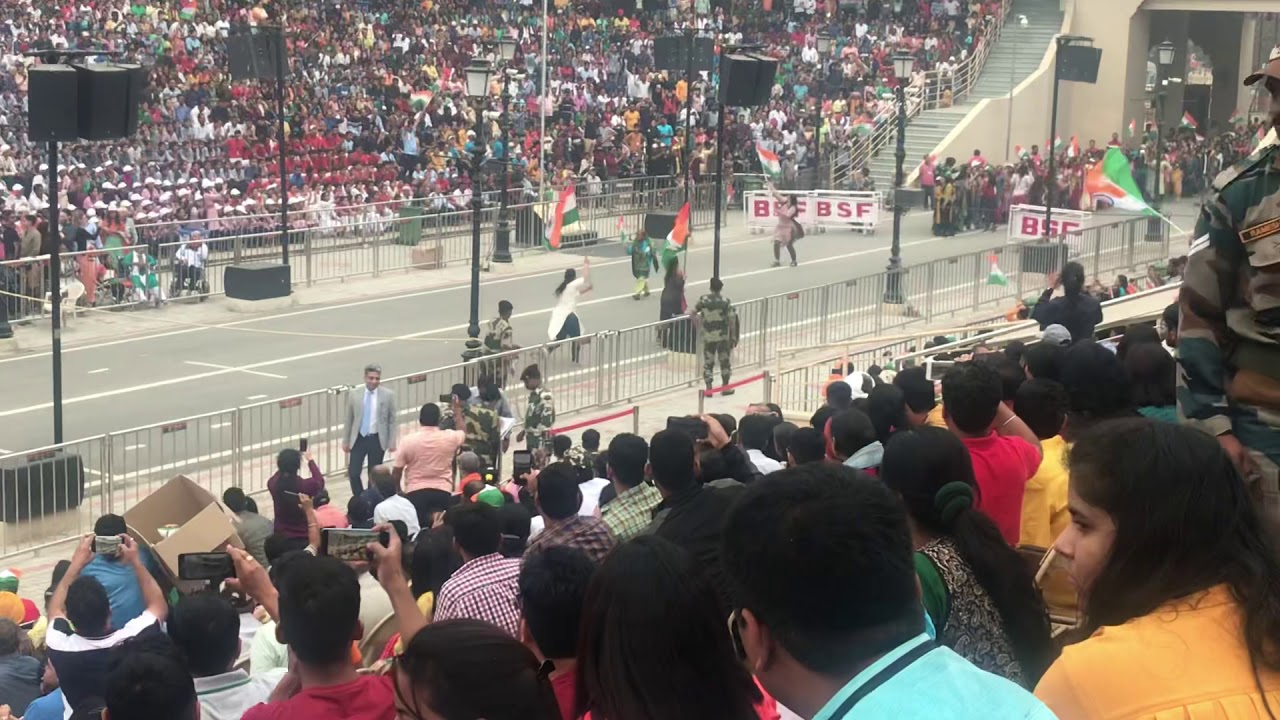 Attari (Wagah )border Beating Retreat Ceremony - YouTube