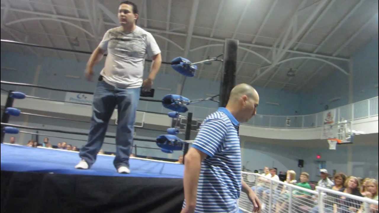 Fan Attacks Wrestler ?!?!? (Vlog 4,21,12) - YouTube