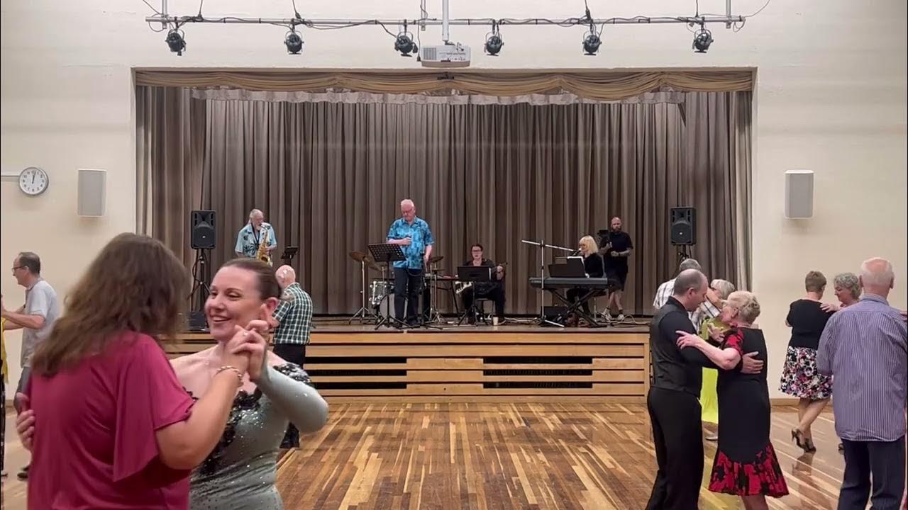 Ash Thompson Old Time Dance Band - YouTube