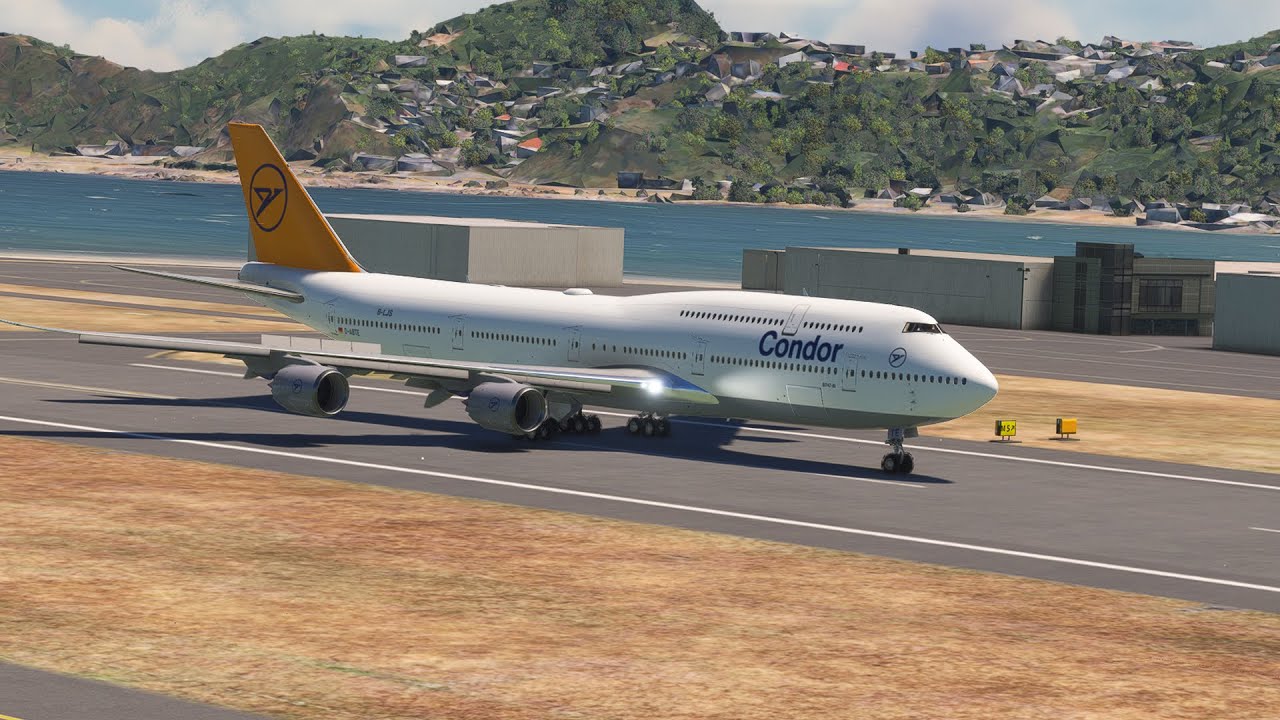Risky Landing! Condor Boeing 747 Touches Water Before a Hard Touchdown ...