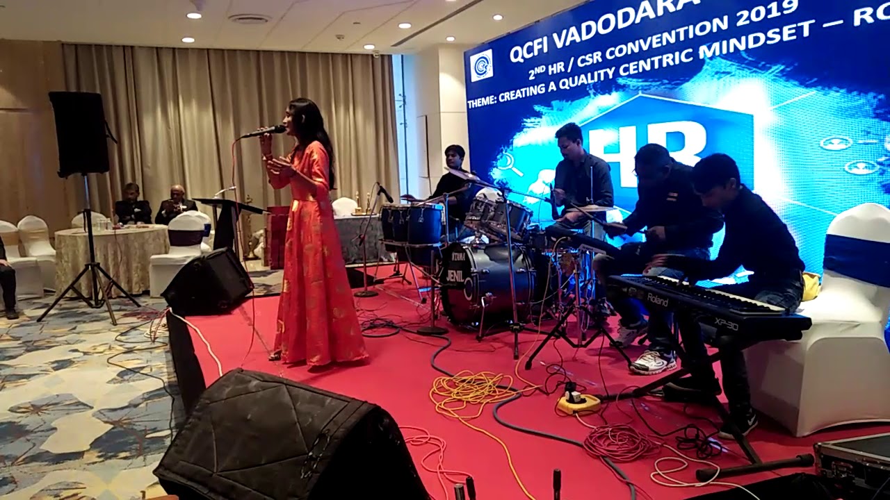 Har kisiko nahi milta singer hiral pandya - YouTube