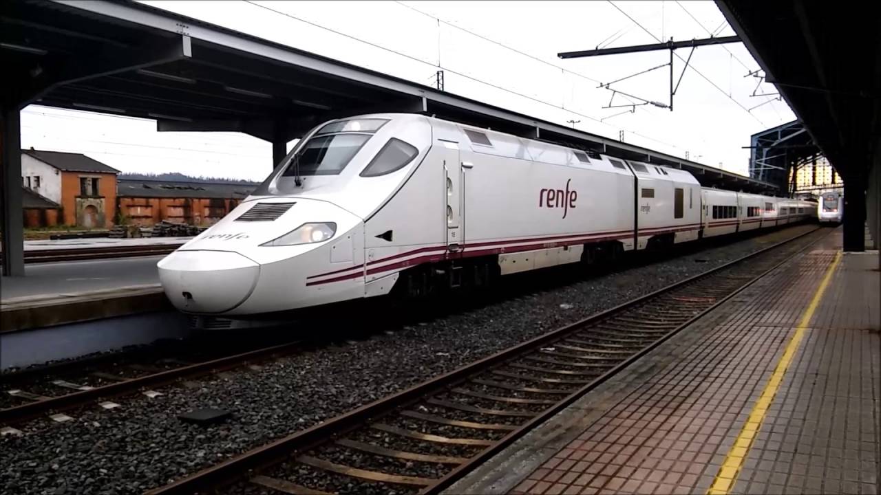 Renfe Alvia 730 en Santiago de Compostela - YouTube