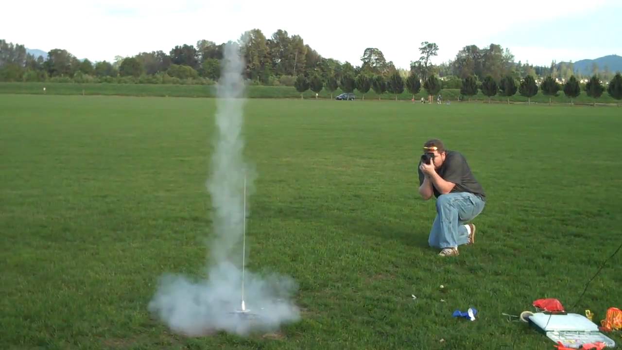Copper Estes Wizard Model Rocket - Maiden Flight - YouTube
