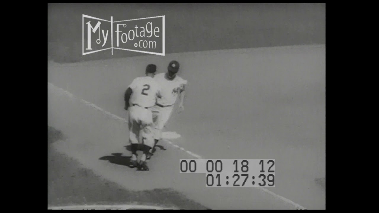 1961 Roger Maris Hits 61st Home Run - YouTube