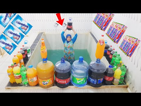 Experiment: in The POOL BIG COCA COLA and MENTOS !