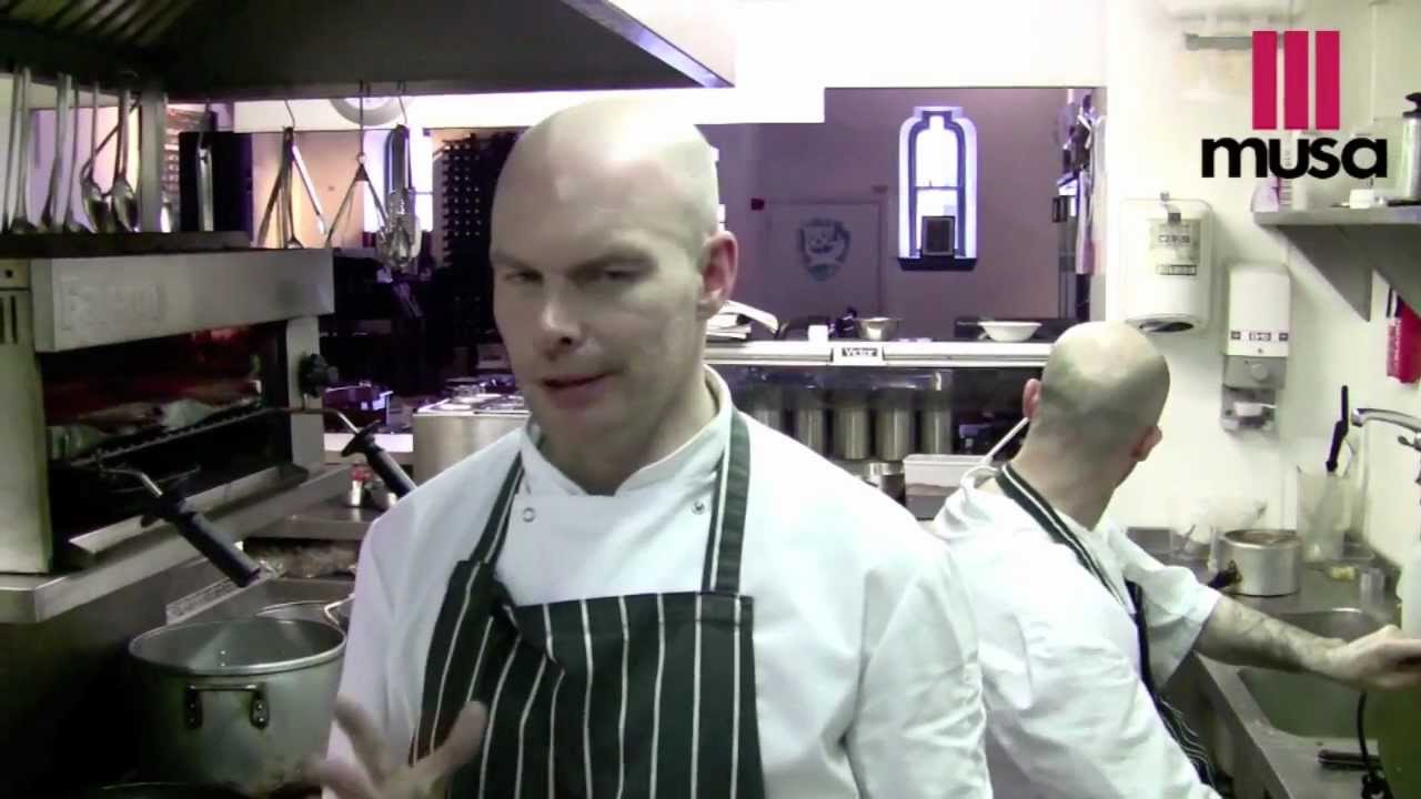 How to make haggis spring rolls - the Musa way - YouTube