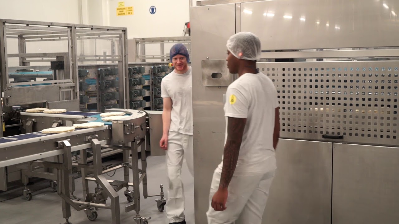 Een job als operator bij Poco Loco - YouTube