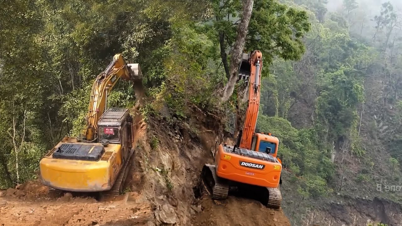Compilation-Cutting Down Huge Trees-Hyundai, Sany, JCB Excavators and ...