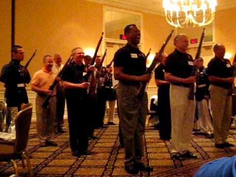 Pershing Rifles Alumni - E-8 Rifle Drill - YouTube