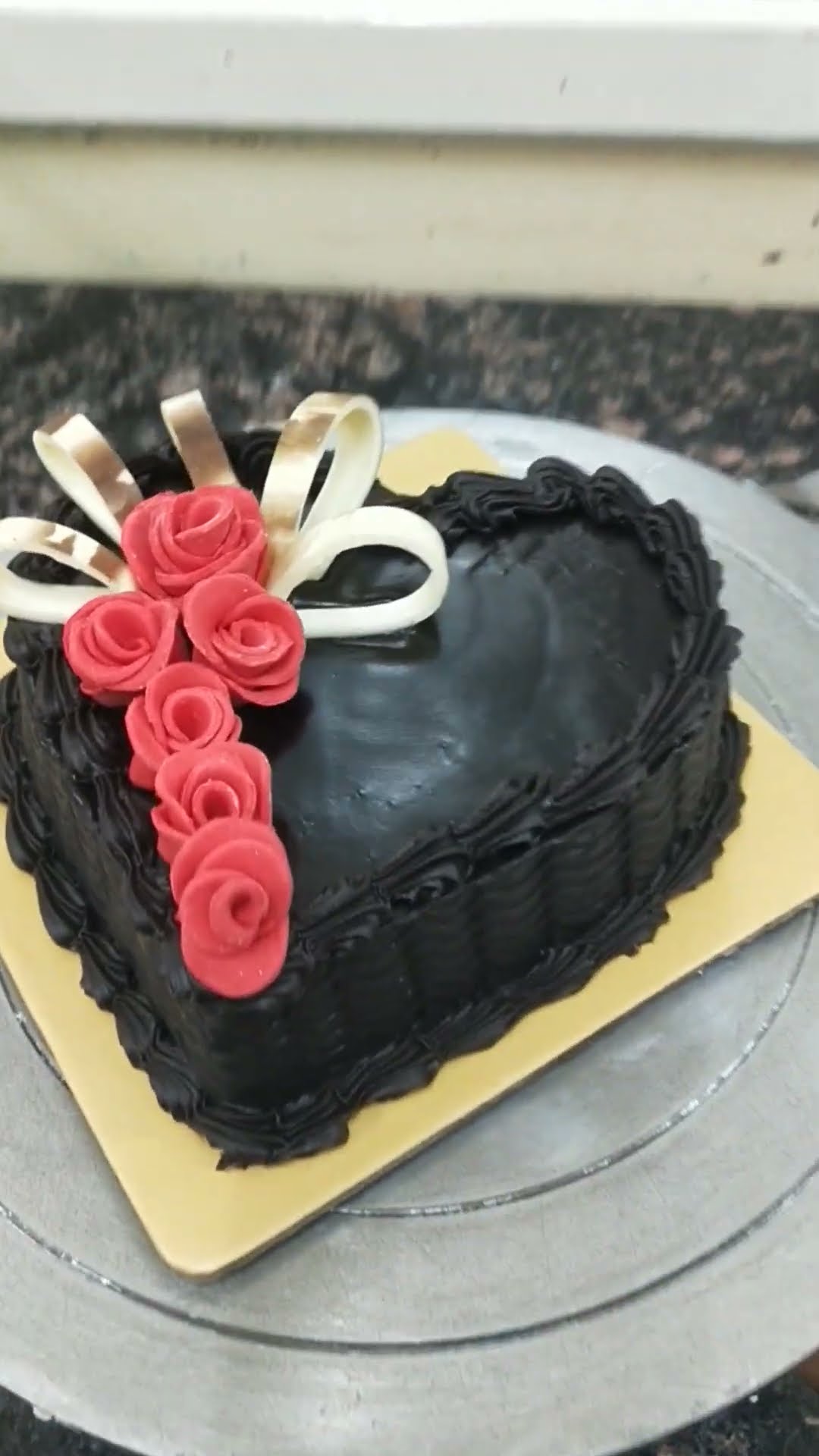 chocolate Hart Roses cake - YouTube