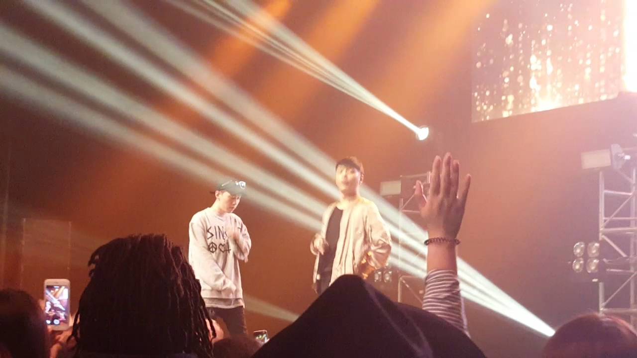 Simon D & Gray- 편히 Comfortable (Live at SMTM 5 Chicago) - YouTube