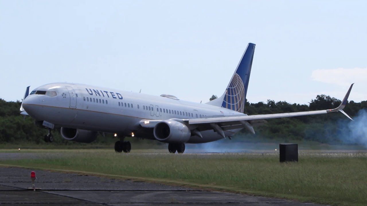 UNITED (B739) Aterrizando en SDQ desde EWR (16-11-2019) - YouTube