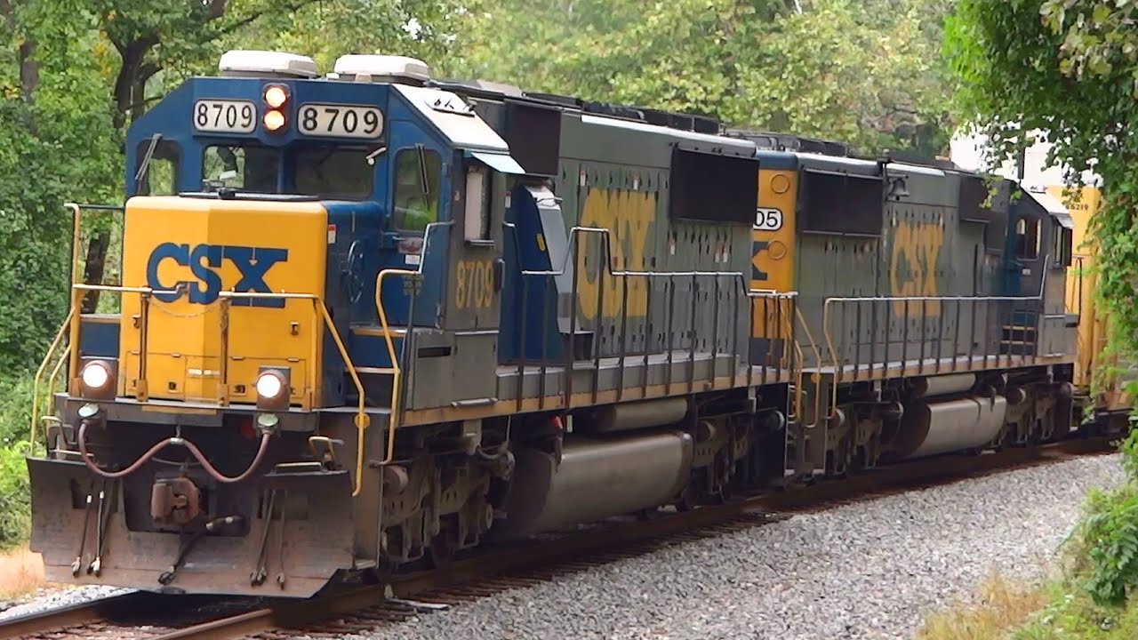 Slow CSX Autorack Passing Under I-95 - YouTube