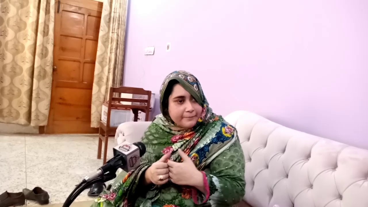 Saira Shams social activist and Pashto poet interview - YouTube