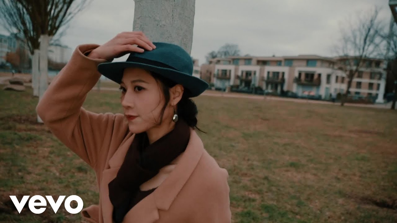 Xinye Tan - Berlin - The Loneliest City - YouTube