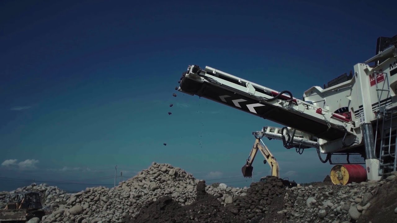 Trommel Screen - M515 Heavy Duty Rock Trommel - YouTube