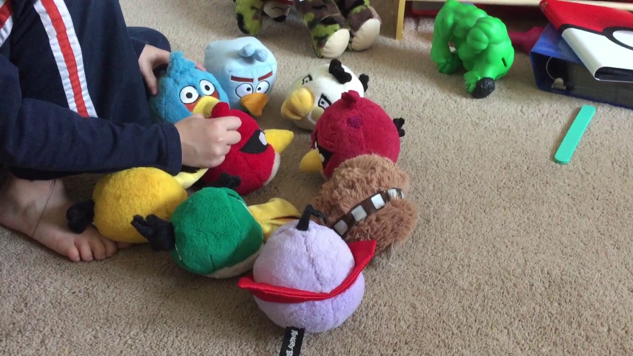 Angry birds vs pigs!!Winner gets the eggs - YouTube